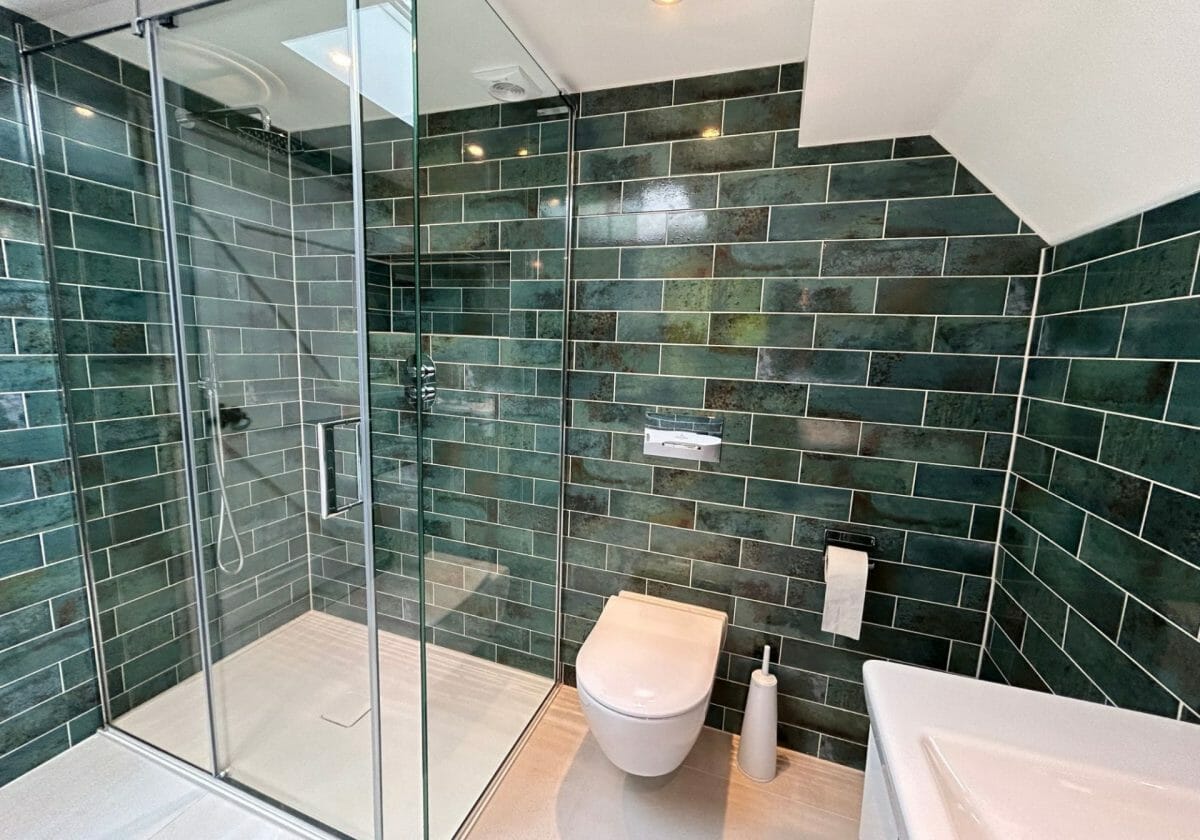 Dramatic Master En Suite | HKS Interiors